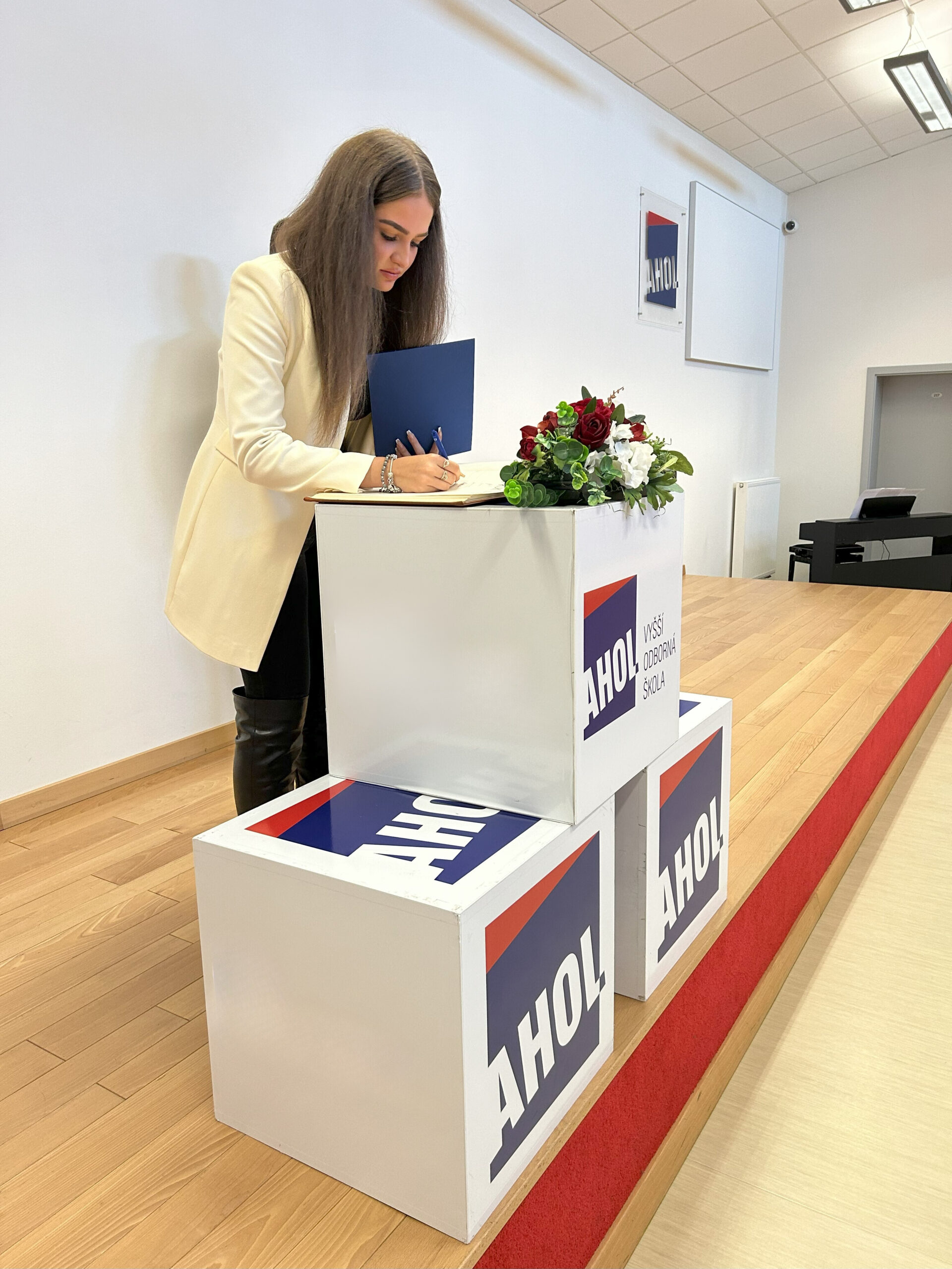 Imatrikulace studentů 1. ročníků - AHOL VOŠ – Škola pro budoucí ...
