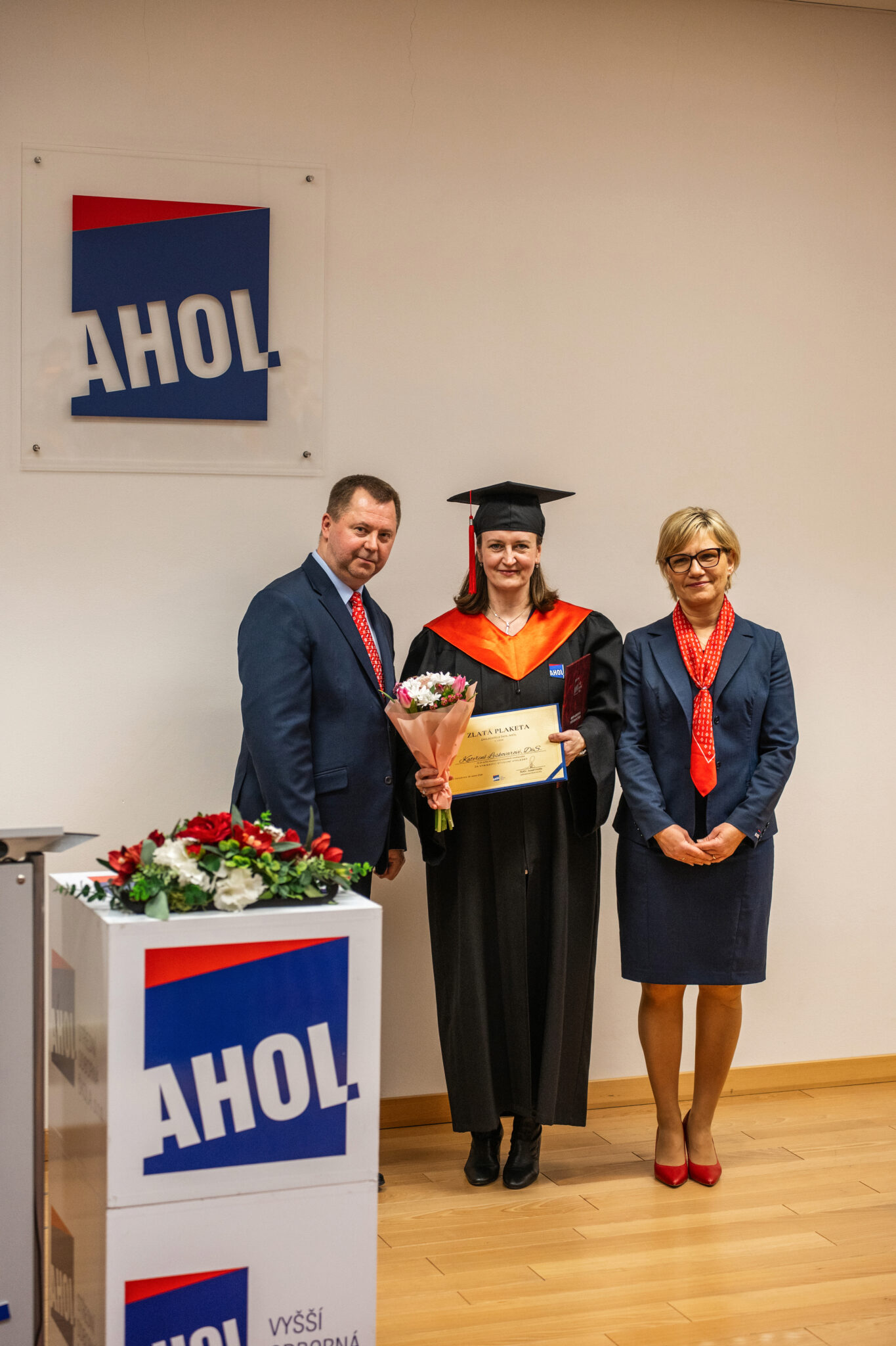 Slavnostní vyřazení absolventů leden 2026 - AHOL VOŠ – Škola pro ...